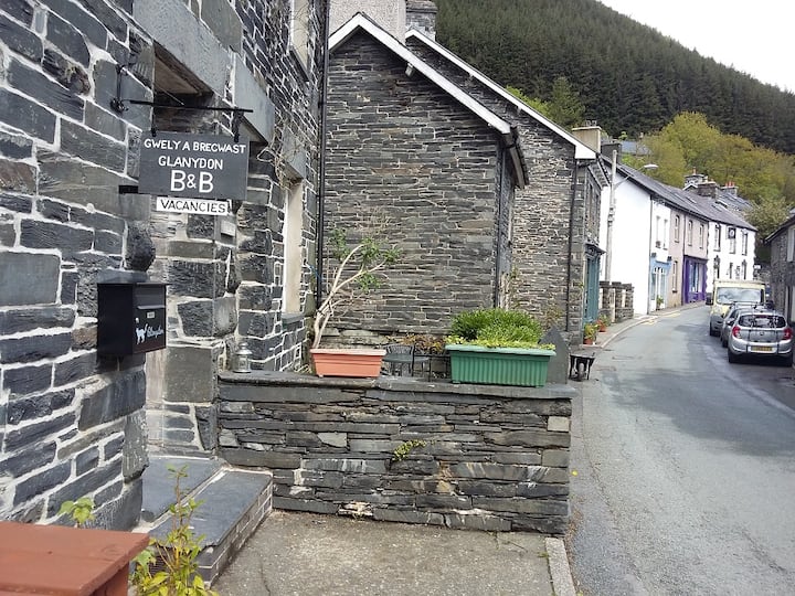 Corris Holiday Rentals & Homes - Wales, United Kingdom | Airbnb