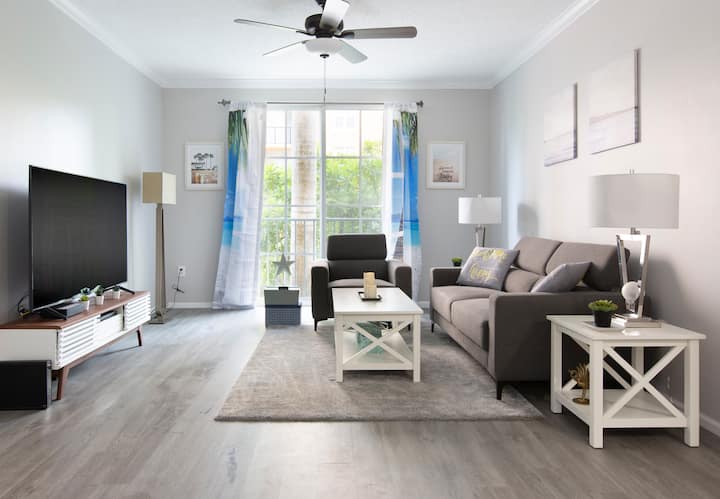 *West Palm Beach Apartment In Downtown * - West Palm Beach, FL