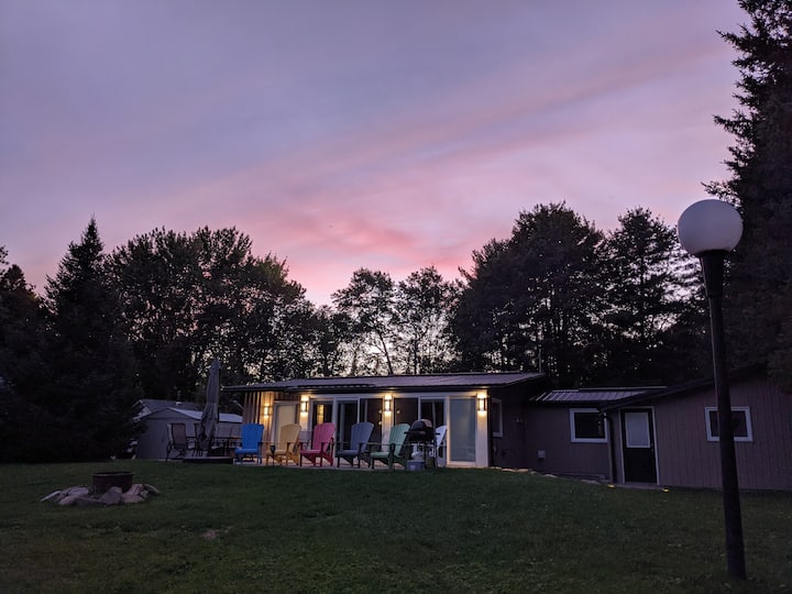 Waterfront Cottage W/hot Tub - Fenelon Falls