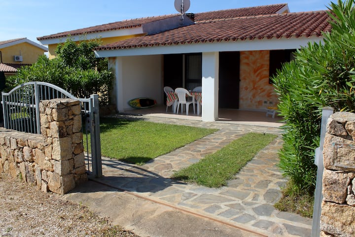 Villetta A Schiera A 500 Mt Dalla Spiaggia - Budoni