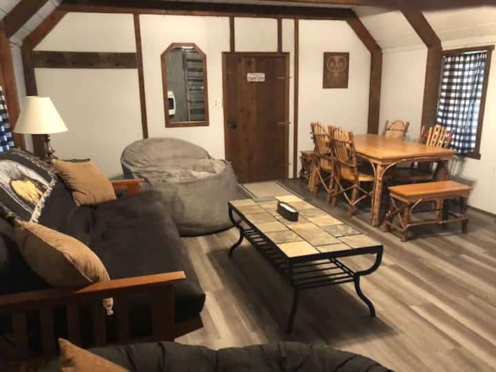 Rustic Cabin With Beautiful Views - Big Spring State Park, Blain