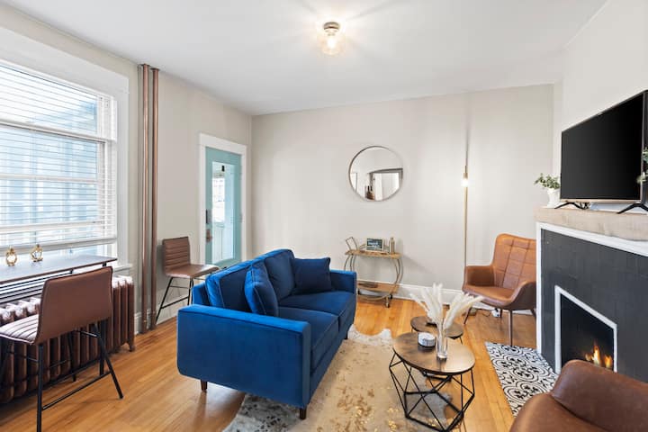Unique & Updated 2br In The Heart Of Uwm Campus! - Milwaukee