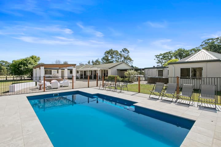 Lovedale Lodge - 10 Bedrooms, 40 Guests Many Acres - Lochinvar