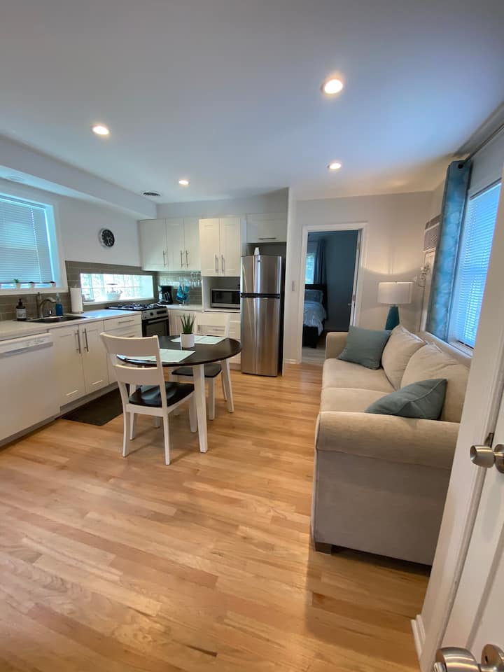 One Bedroom Apartment Near To Train Station - Arlington Heights, IL