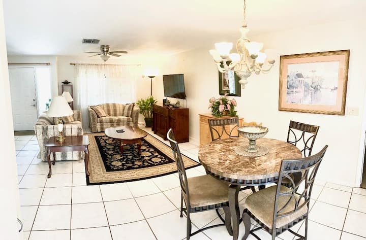 Country Villa 12court - Cape Coral, FL