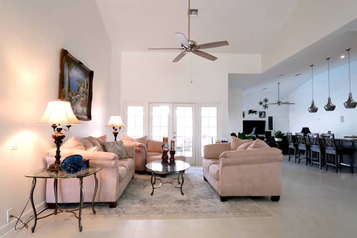 Newly Remodeled Mcgregor Oasis - Fort Myers, FL