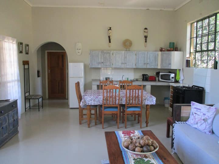 Lovely 1 Bedroom Unit With Free Parking - Mbombela