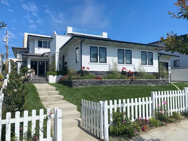 Riviera Beach Oasis, California - Manhattan Beach, CA