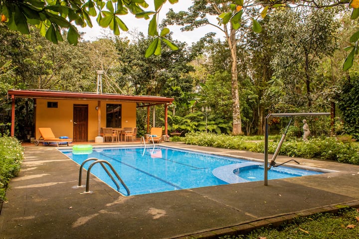 Casa Gaudi🦚near Sjo🦚private Pool & King Bd - Costa Rica