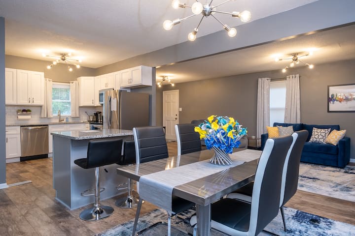 Pet Friendly! Downtown Durham Haven W/3 King Beds! - Durham, NC