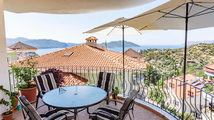Kaş Merkezde Deniz Manzaralı Ev - Kaş