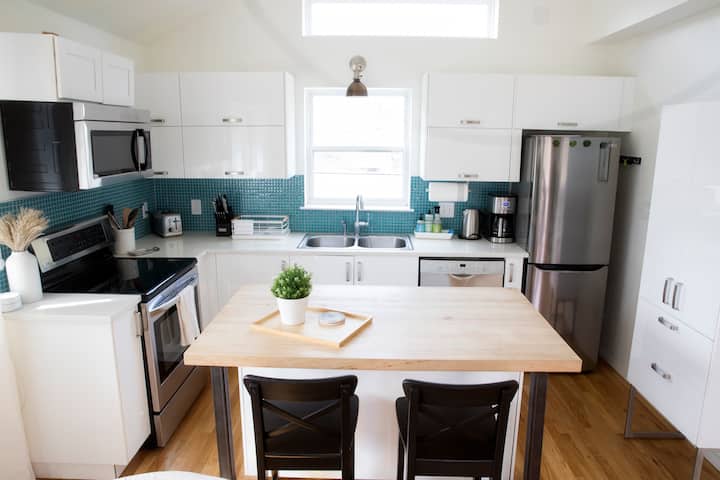 1br East Austin Treehouse Near Ut & Hospitals - Austin, TX