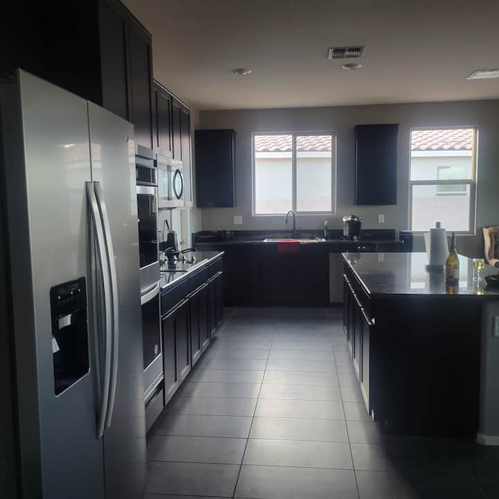 5 Star Great Home Away,  Mins To Downtown/stadium - Phoenix, AZ