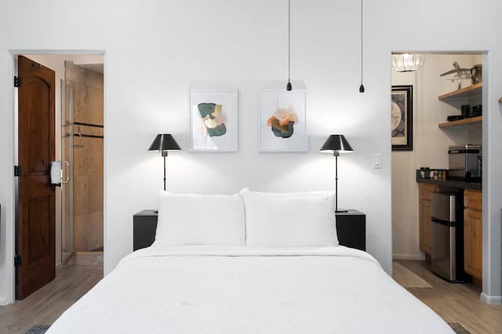 *Unique Location* Guest Suite W/ Resort Park Views - Sedona, AZ