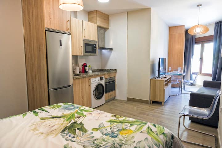 Apartamento Estudio Nuevo En El Centro De Málaga - Málaga