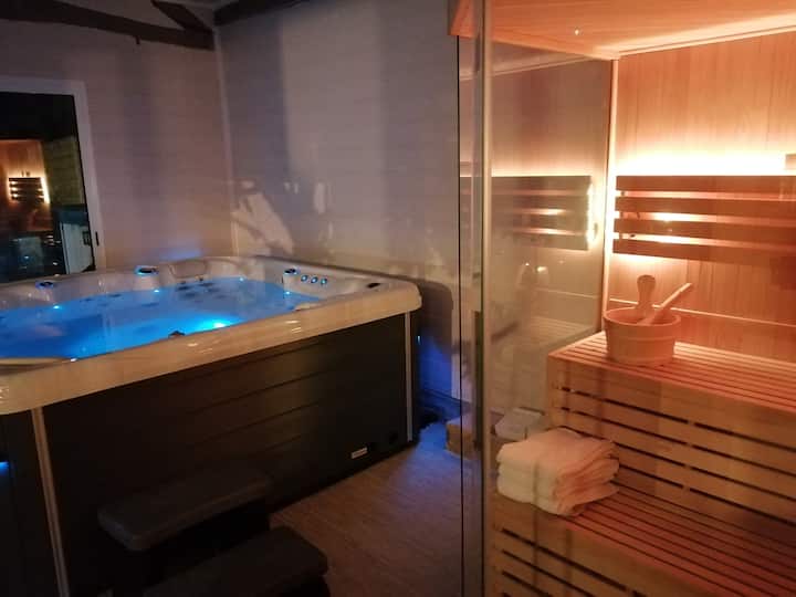 Gîte Happy Cure 
5 Chambres + Spa (Jacuzzi Sauna) - Isère