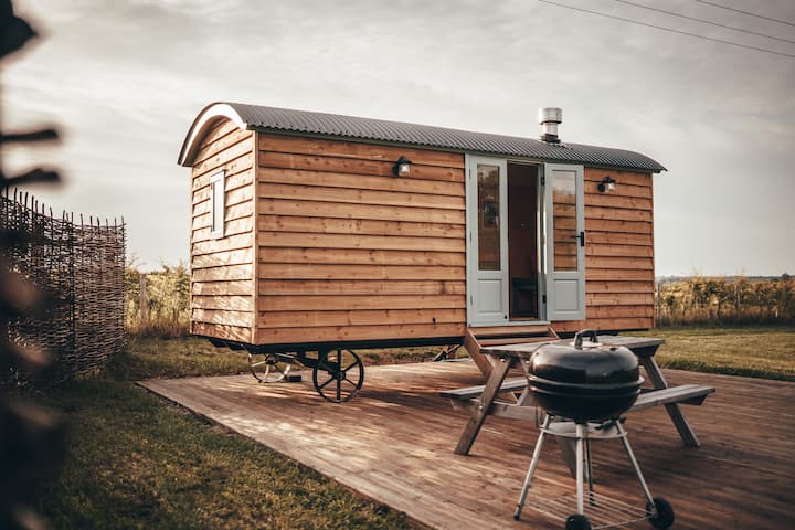 'Carry On Camping' Shepherd Huts In Leicestershire - Melton Mowbray