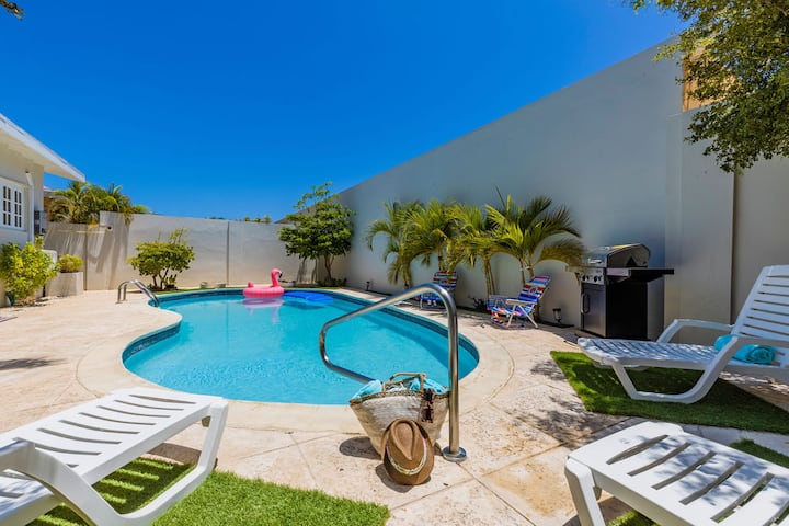Amazing Location @ Palmbeach 6br Sleeps 16 W/pool - Aruba