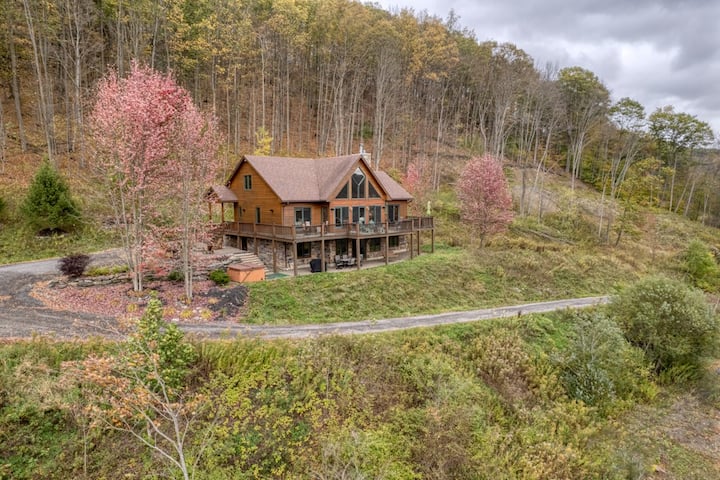 The Mountain View Chalet - Ellicottville, NY