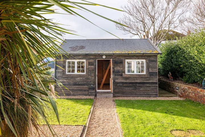 Seaside Cabin Near Brighton & Downs Sleeps 2 - East Sussex