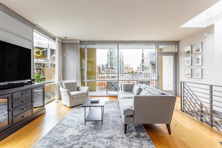 Lightbright 2br *Topfloorcorner* W Ballpark Views! - San Diego, CA