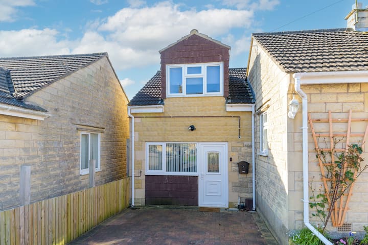 1+ Bedroom House
In Bradford On Avon
1 K Town - Bradford-on-Avon