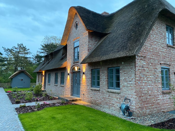 Idun-moderne Unterkunft Unter Reet Für Großfamilie - Wittdün auf Amrum