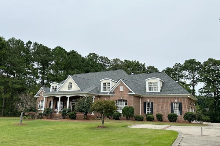 Big Amazing Pristine Home On 1.6 Acre With Gate - Falls Lake, NC