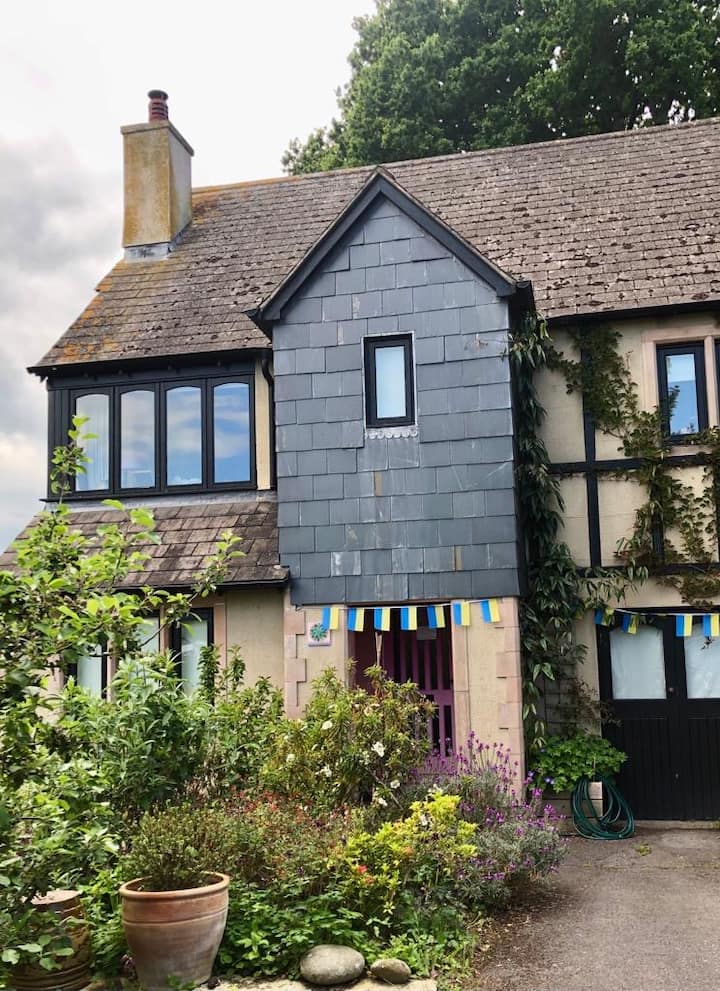 Light Ground Floor Flat With Lovely Views. - Totnes