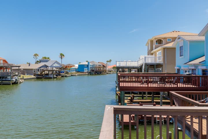 Great Waterfront 3b/3b Condo With Boat Lift. - Corpus Christi, TX