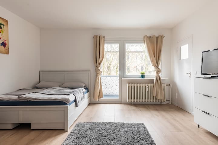 New Renovated Apartment | Close To Shopping Street - Berlin