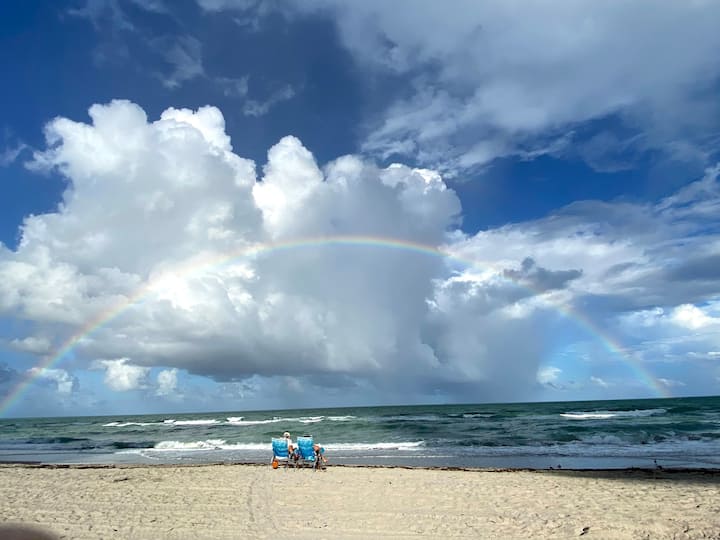 Beachfront Hollywood 1 Bedrm 1,5 Bath Free Parking - Hollywood, FL