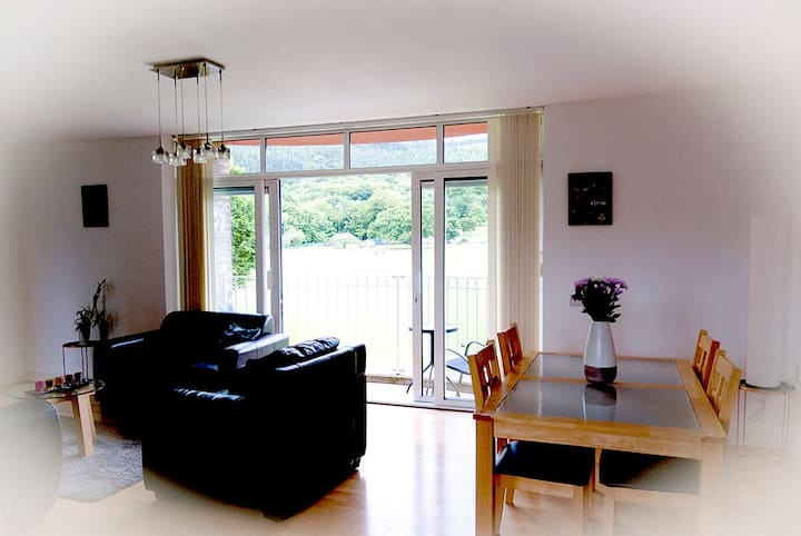 Beautiful Mountain View Apartment, Newcastle, Down - Newcastle