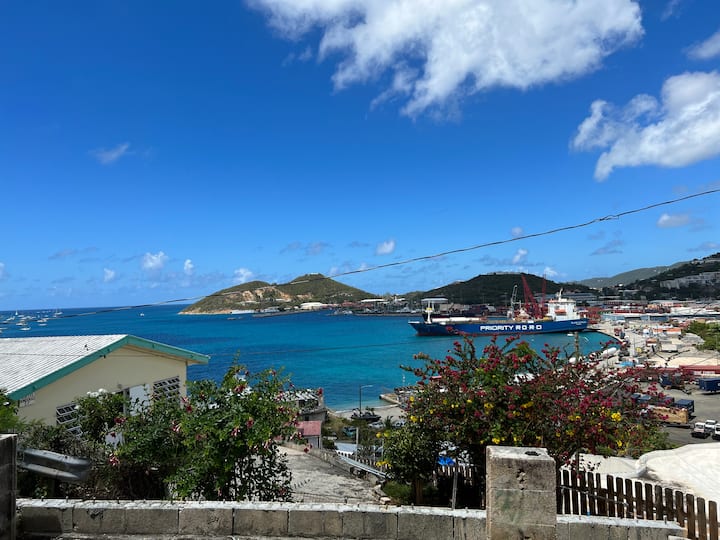 Studio Apartment On The Hill - Charlotte Amalie