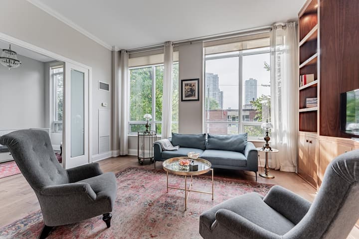 Rare Luxury 3 Bedroom Residence -Yonge/bloor Area - 토론토