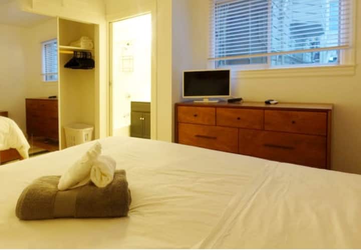 Nobhill Private Room #4 W/ Private En-suite Bath - San Francisco, CA