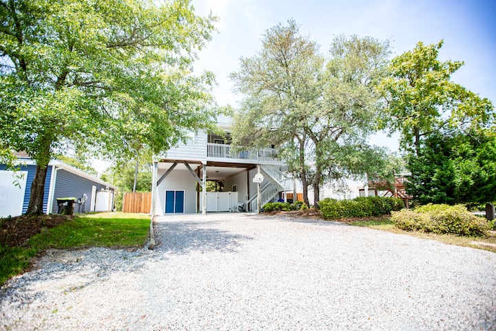 Pet Friendly/game Room/golf Cart - 3bed 2bath - Oak Island, NC