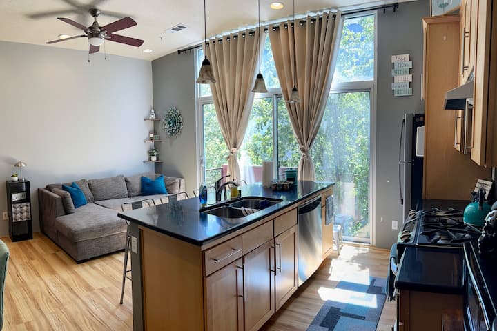 Your Cozy Loft Getaway – Free Parking Included - Albuquerque