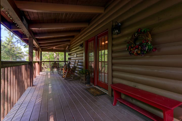 Smoky Lake Retreat - Sevierville, TN