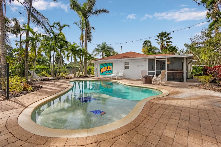 “Estey Oasis” Heated Pool! Near Beach & 5th Ave. - Naples, FL