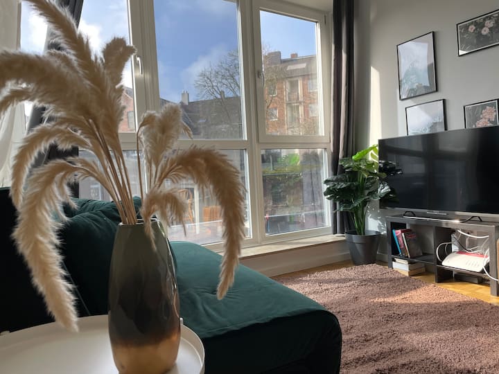 Longt. Only - Loft W/ Giga Wifi, Close To Trainst. - Düsseldorf