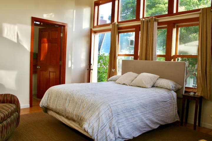 Wine Country Retreat – Walk To Downtown & Parks! - Santa Rosa, CA