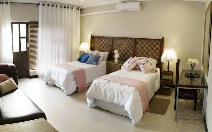 Mi Vida Guesthouse - Butterfly Room - Klerksdorp