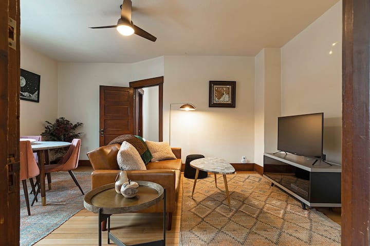 Cozy Downtown 2-br Apartment - Missoula, MT