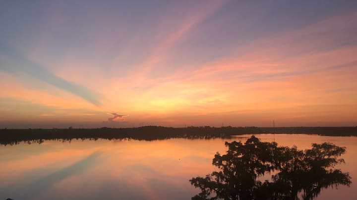 Exceptional Lake Front Condo Near Disney-2br/2ba - Orlando, FL