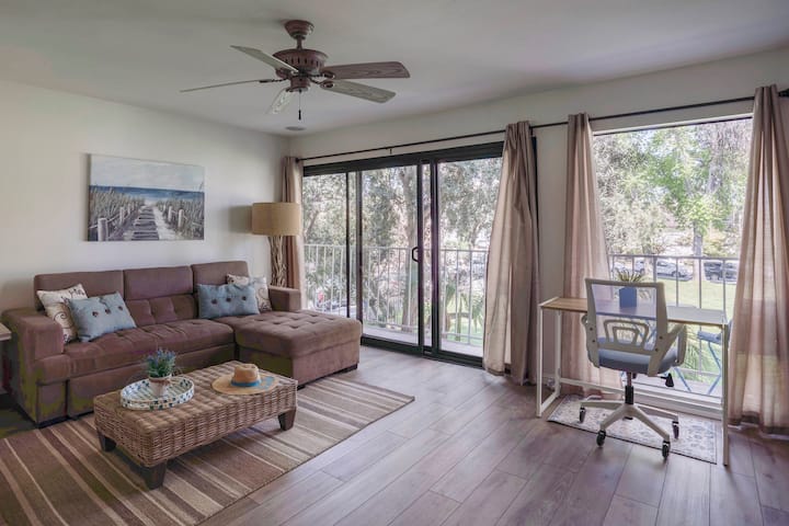 Beach Front Serene Home, Hot Tub, View, Parking! - San Diego, CA
