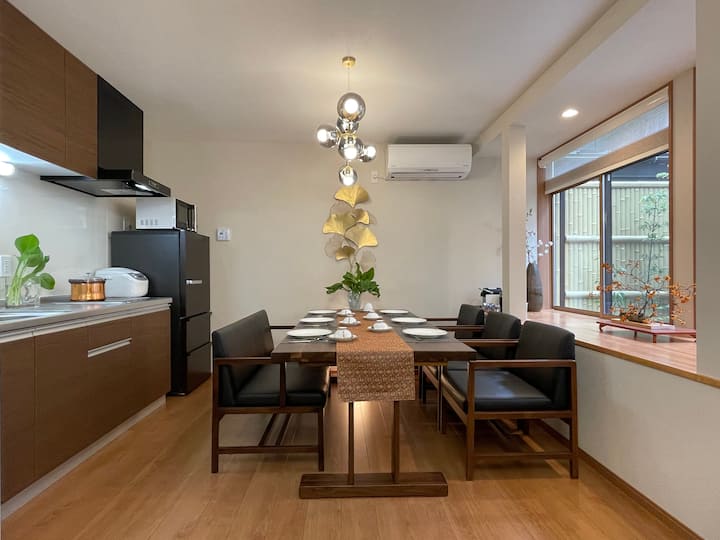 👍古街小溪旁👍獨棟三房两廳*豪华客餐厅+摩登洋室+传统和室+双浴室+双洗水间+厨房配套齐全•可住9名 - Takayama