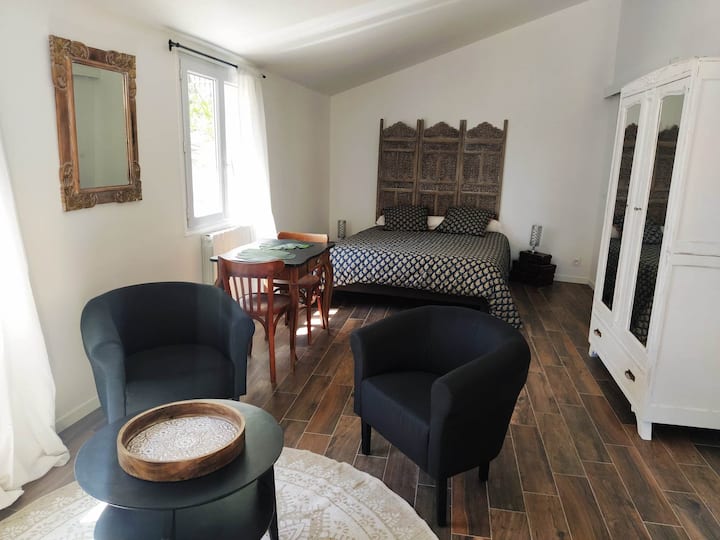 Chambre Privée 2 P Avec Patio, Accès Piscine - Orange