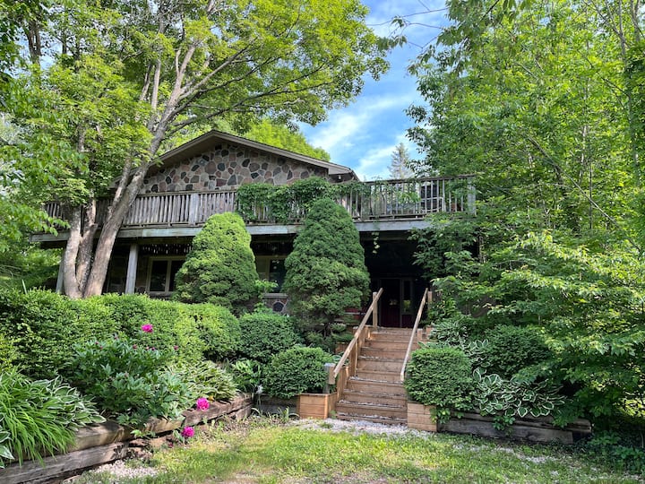 Spacious Chalet Near Creemore - Creemore