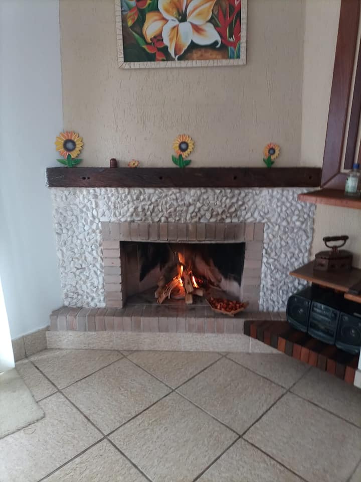 Casa Confortável Com Lareira E áRea Gourmet - Santo Antônio do Pinhal